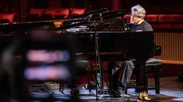 10 Lockdown Concerts To Re-Watch Now! – Polyphony